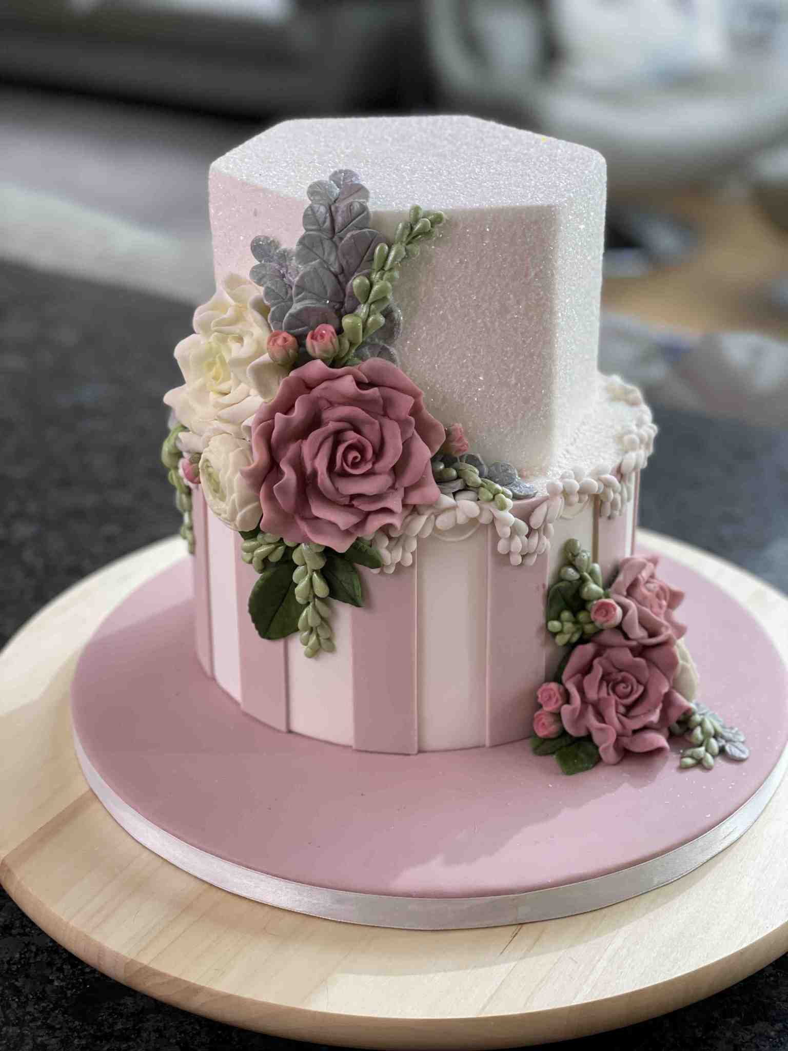 Luxury Cake Design Trends 2026: Silver, Architectural Structure & What ...